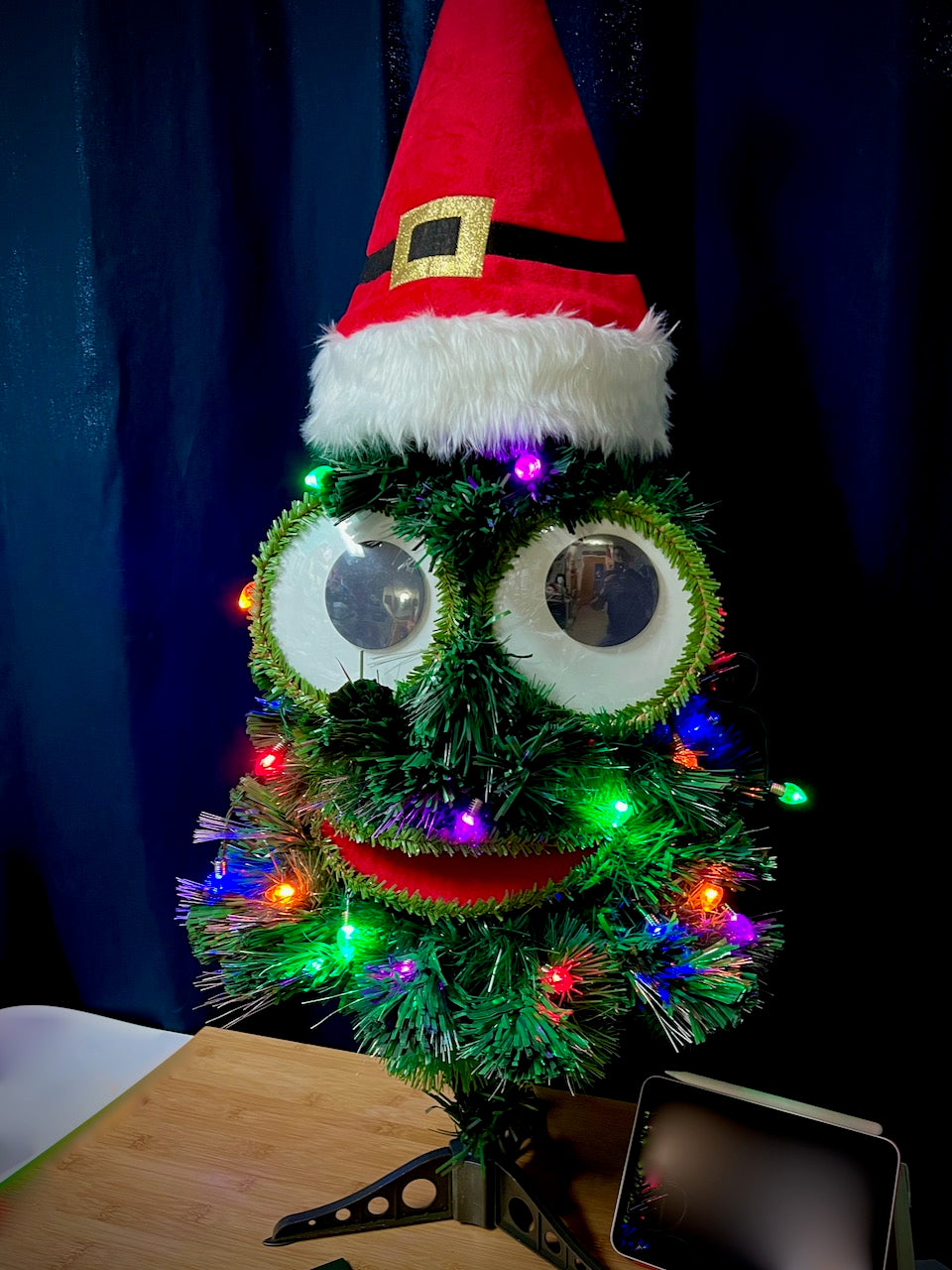 Circuit-Tree the Animatronic Singing Christmas Tree – TechnoChic